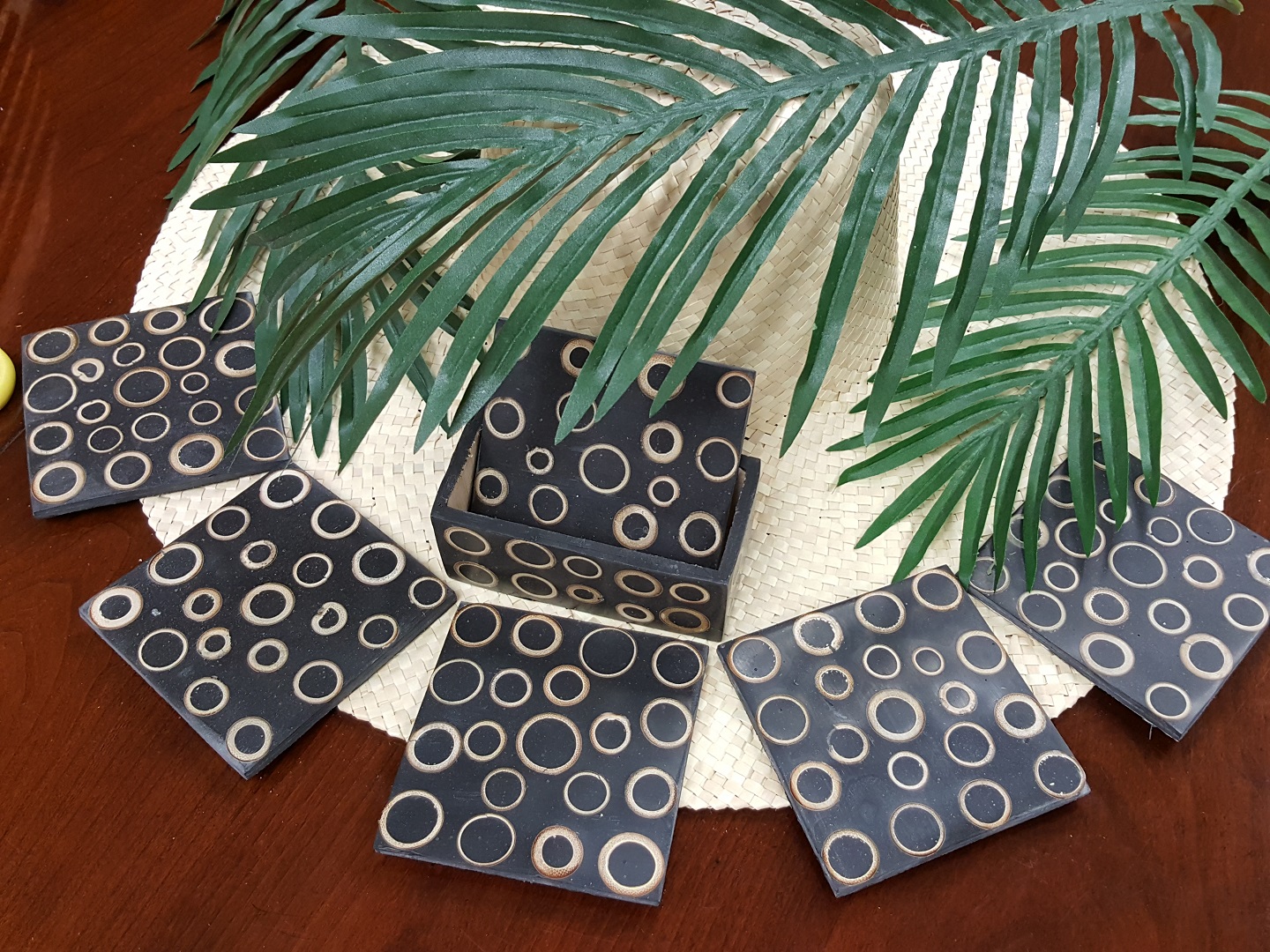 Shell rattan coconut coaster sets